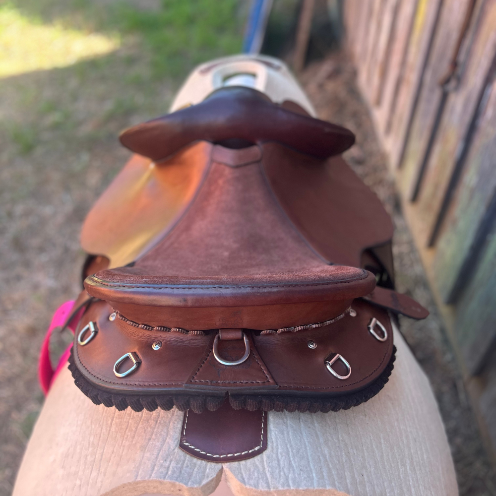 Bally Tack Leather Fender Saddle - Keela – Double C Saddlery Australia
